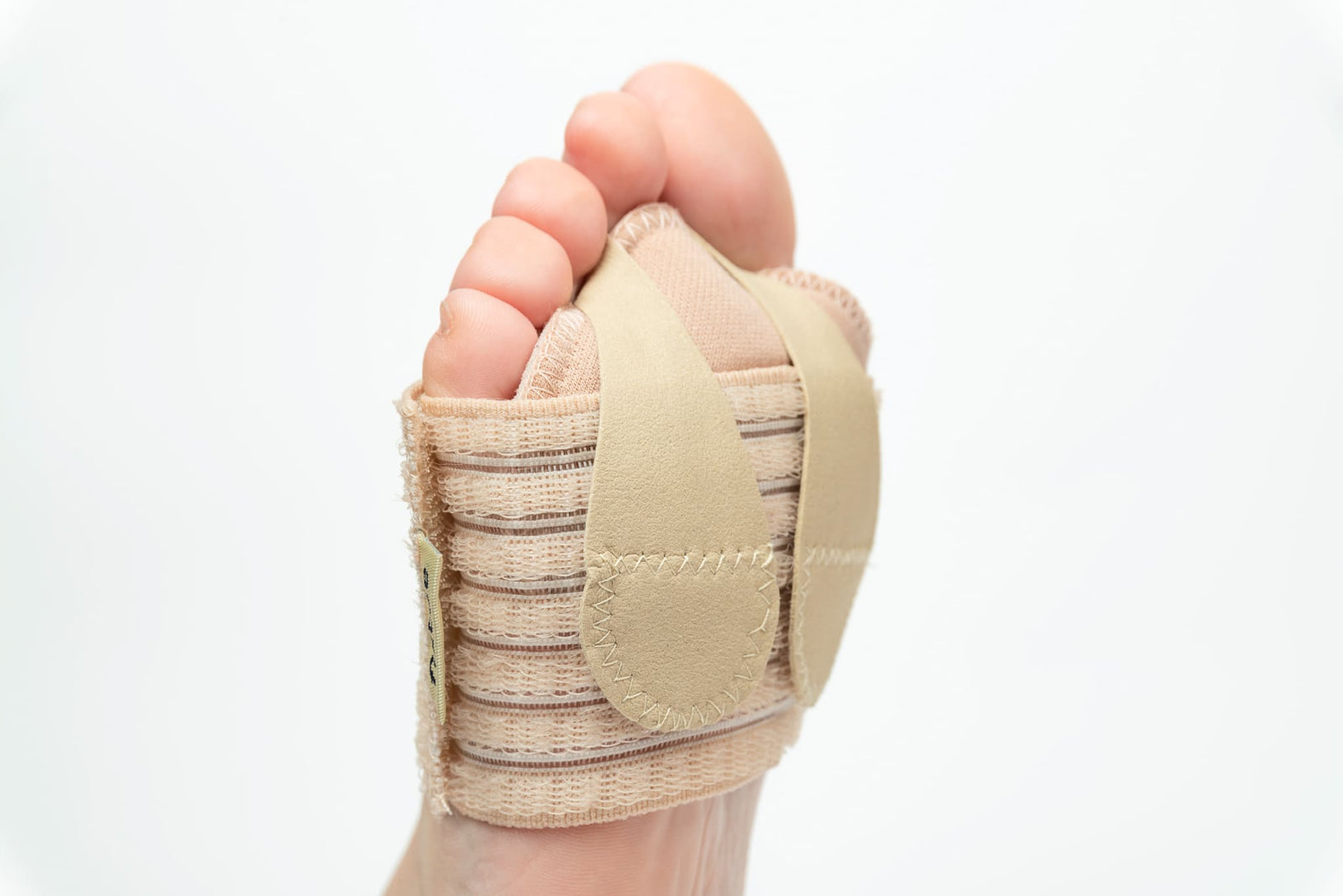 Fixtoe- claw and hammer toe treatment device